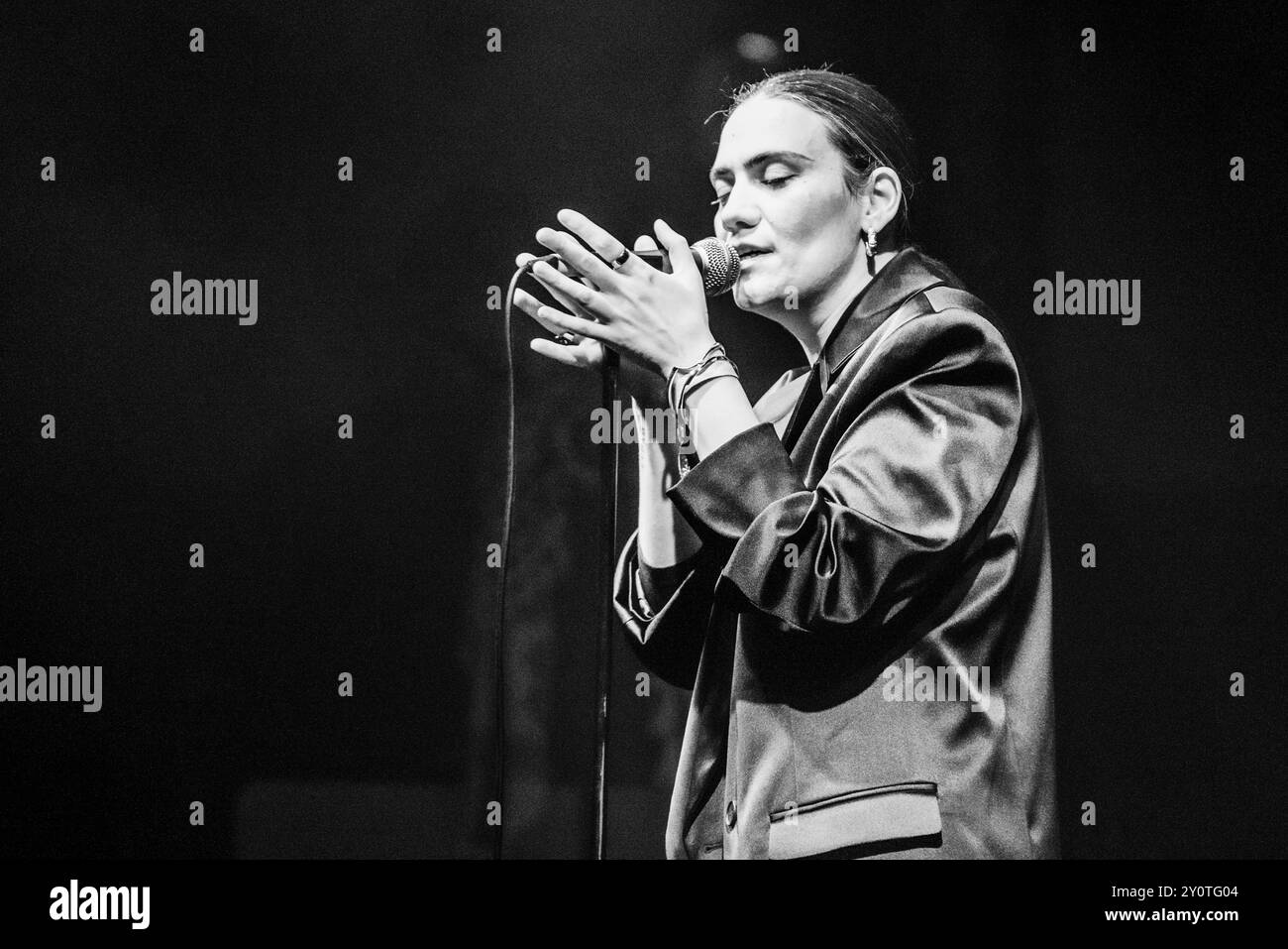 NADINE SHAH, CONCERT, 2024: The singer Nadine Shah plays the Far Out ...