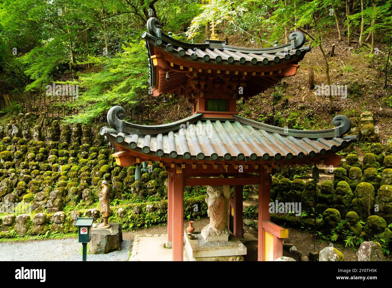 Otagi Nenbutsuji Temple in Arashiyama, Kyoto, Japan Stock Photo - Alamy