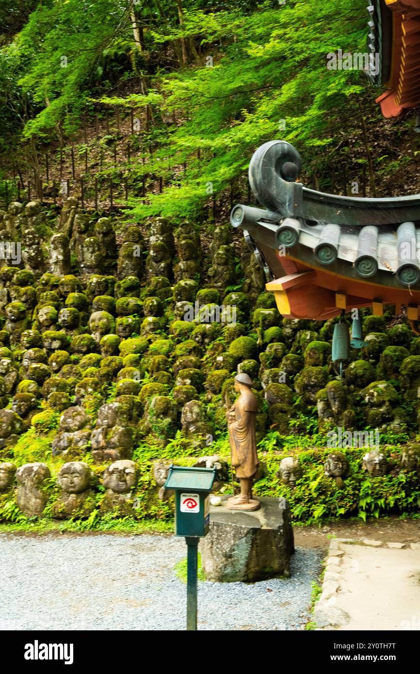 Otagi Nenbutsuji Temple in Arashiyama, Kyoto, Japan Stock Photo - Alamy