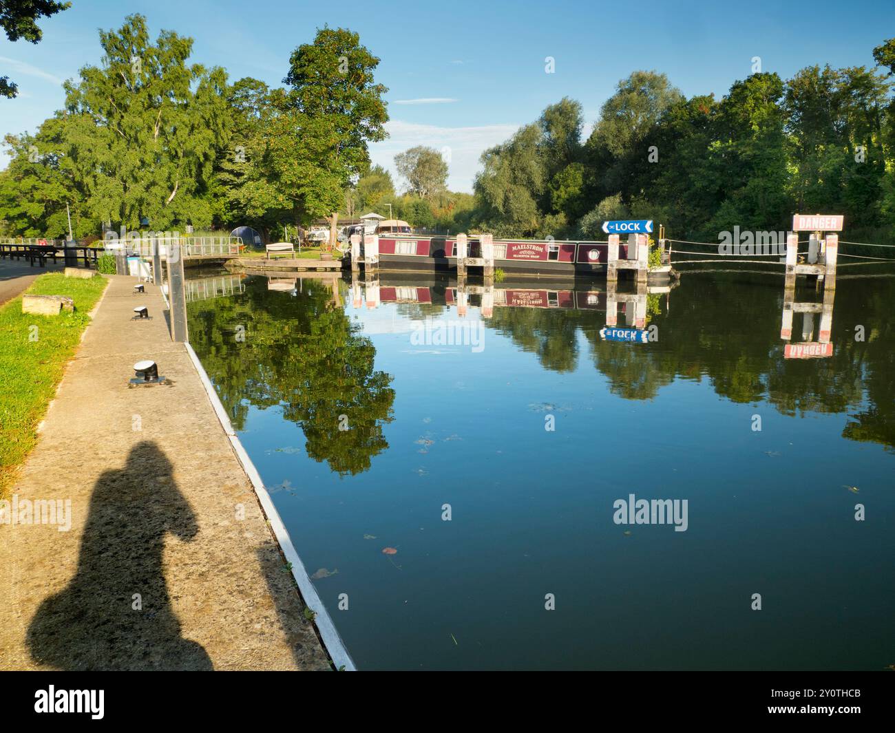 Houseboats, shadows and reflections on the Thames by Abingdon Lock ...