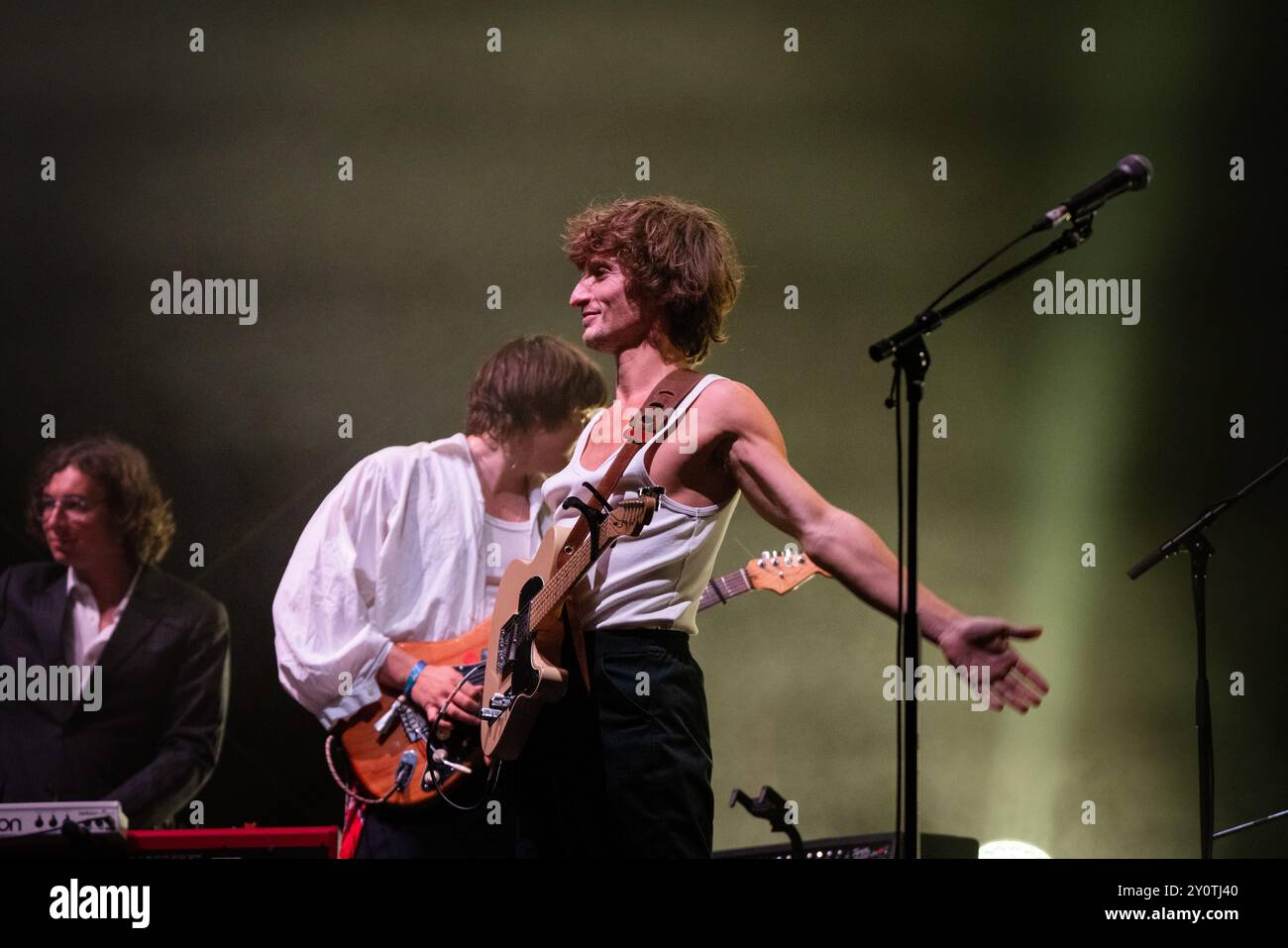 ORACLE SISTERS, CONCERT, 2024: Christopher Willatt from the band Oracle ...