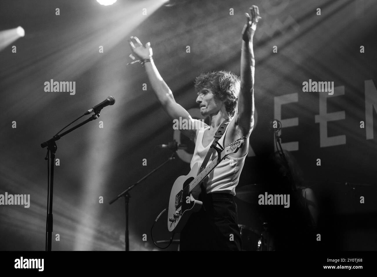 ORACLE SISTERS, CONCERT, 2024: Christopher Willatt from the band Oracle ...