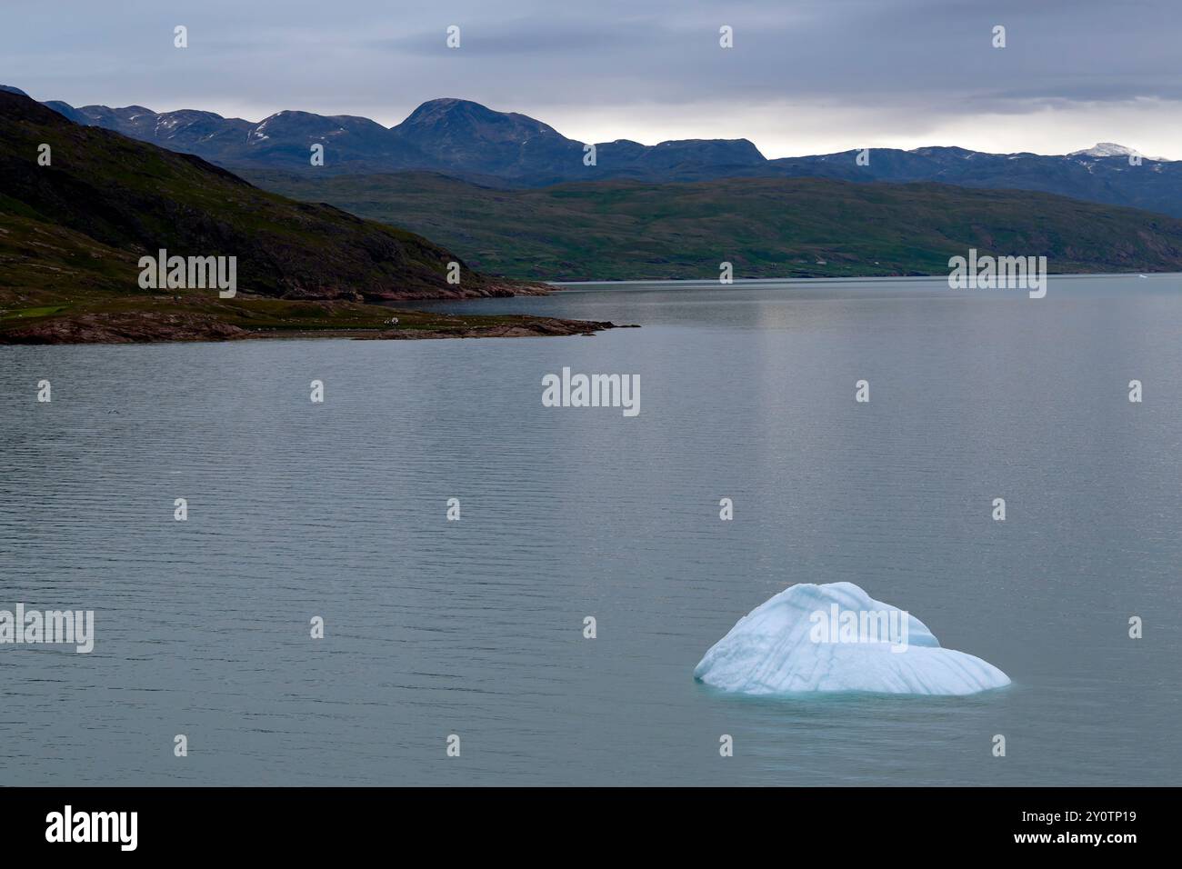 Small iceberg hi-res stock photography and images - Alamy