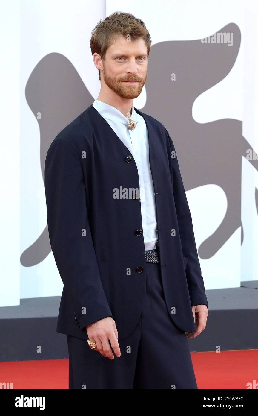 Colin Bates bei der Premiere des Kinofilms Queer auf der Biennale di ...