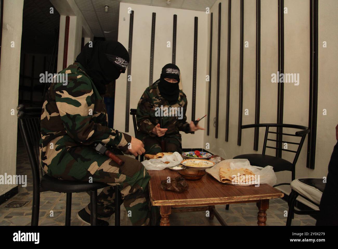 Syrian female rebels fighting the Syrian army in Aleppo. These fighters ...