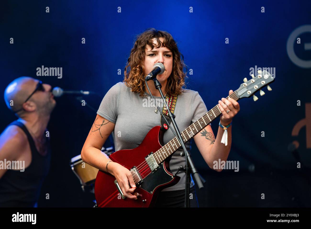 PLANTOID, CONCERT, 2024: Singer and guitarist Chloe Coyne of the band ...