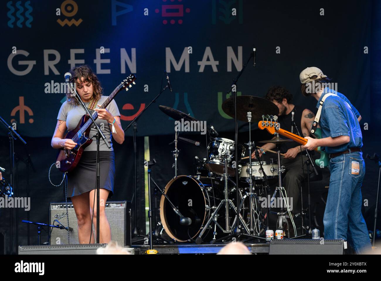 College ethnic performance on stage hi-res stock photography and images ...