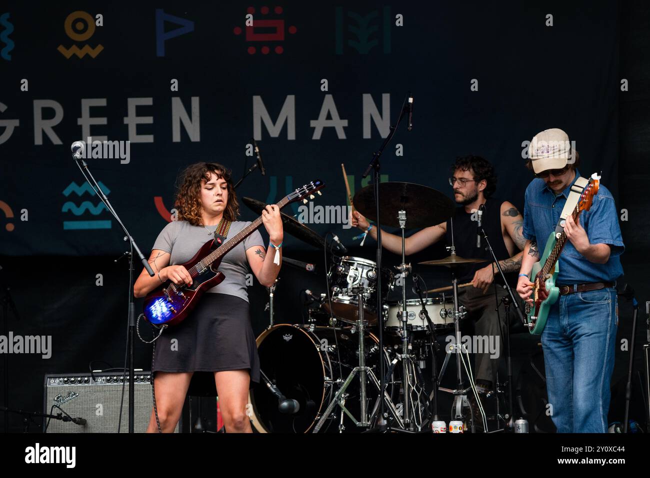 PLANTOID, CONCERT, 2024: Singer and guitarist Chloe Coyne of the band ...