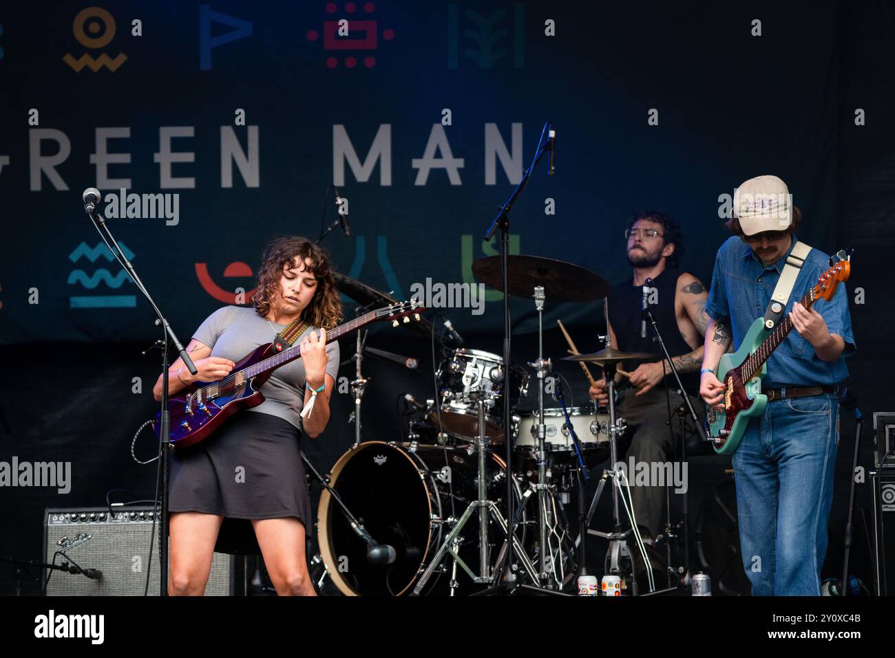 PLANTOID, CONCERT, 2024: Singer and guitarist Chloe Coyne of the band ...