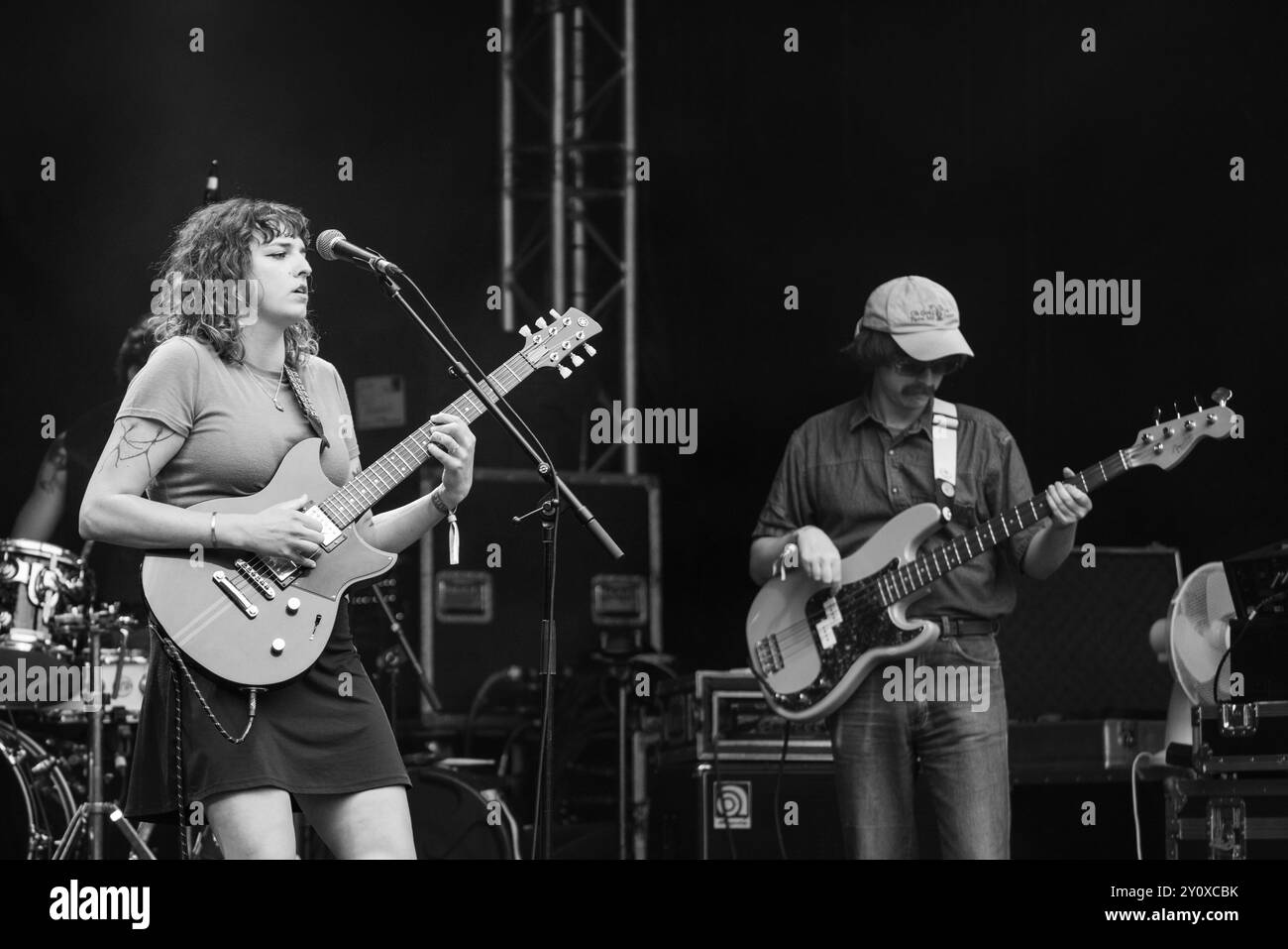 PLANTOID, CONCERT, 2024: Singer and guitarist Chloe Coyne of the band ...
