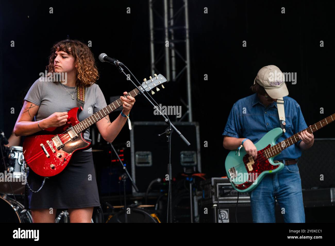 PLANTOID, CONCERT, 2024: Singer and guitarist Chloe Coyne of the band ...