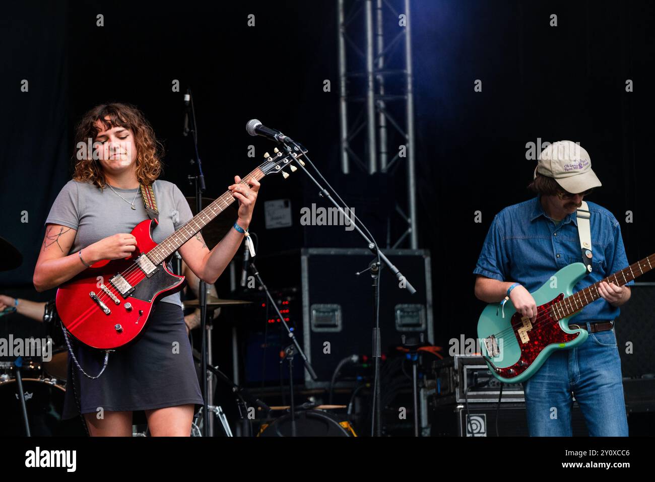 PLANTOID, CONCERT, 2024: Singer and guitarist Chloe Coyne of the band ...