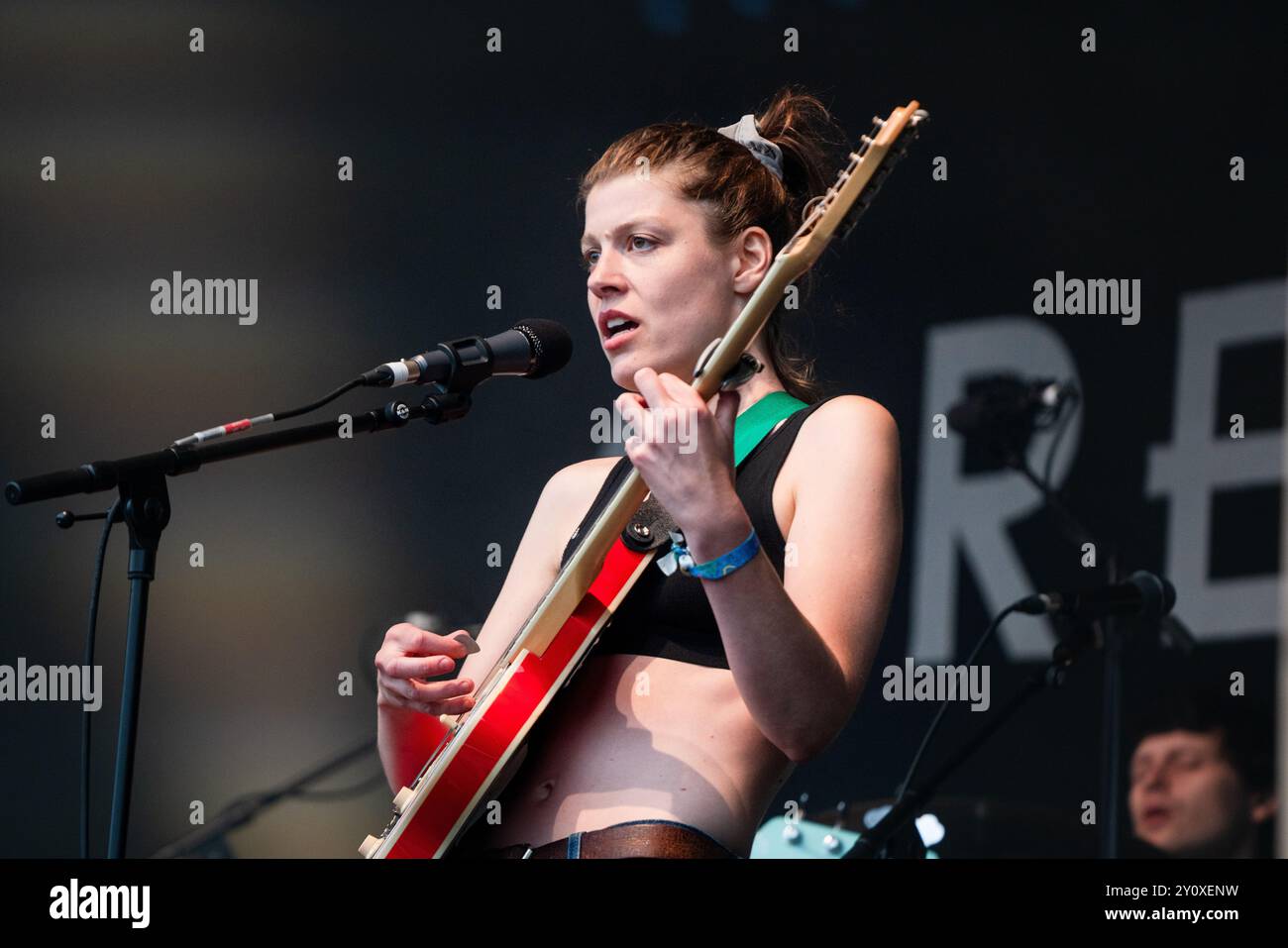 PORRIDGE RADIO, CONCERT, 2024: Dana Margolin from the band Porridge ...