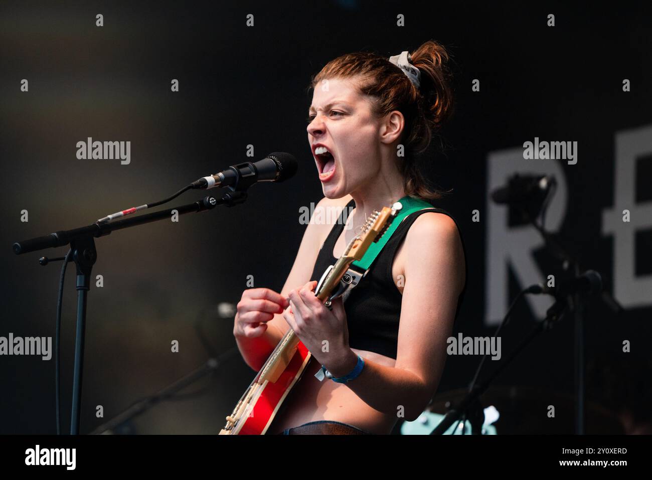 PORRIDGE RADIO, CONCERT, 2024: Dana Margolin from the band Porridge ...