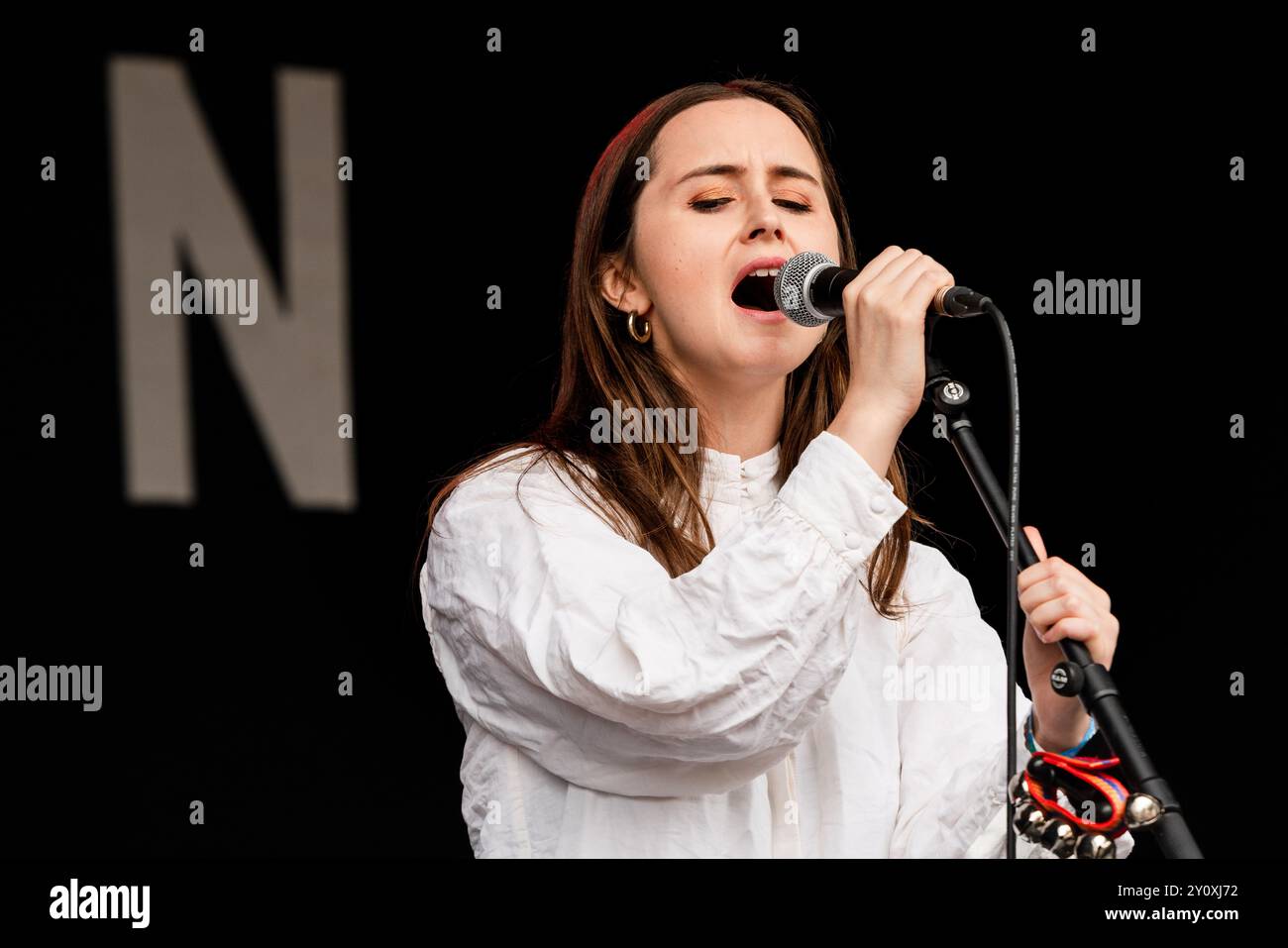 RACHAEL LAVELLE, CONCERT, 2024: Rachael Lavelle plays the Walled Garden ...