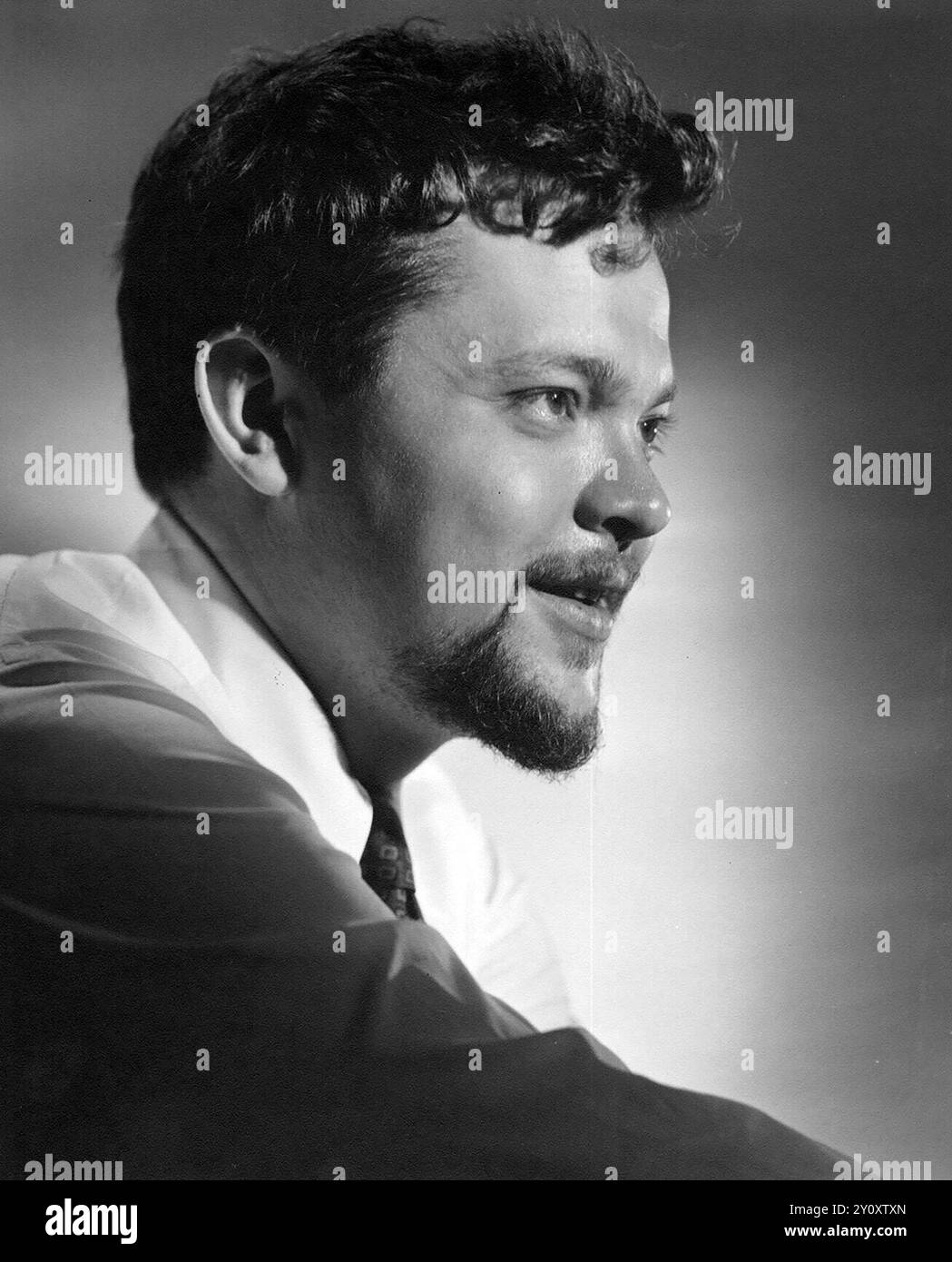 Portrait of Hollywood star Orson Welles - publicity photo, Citizen Kane ...