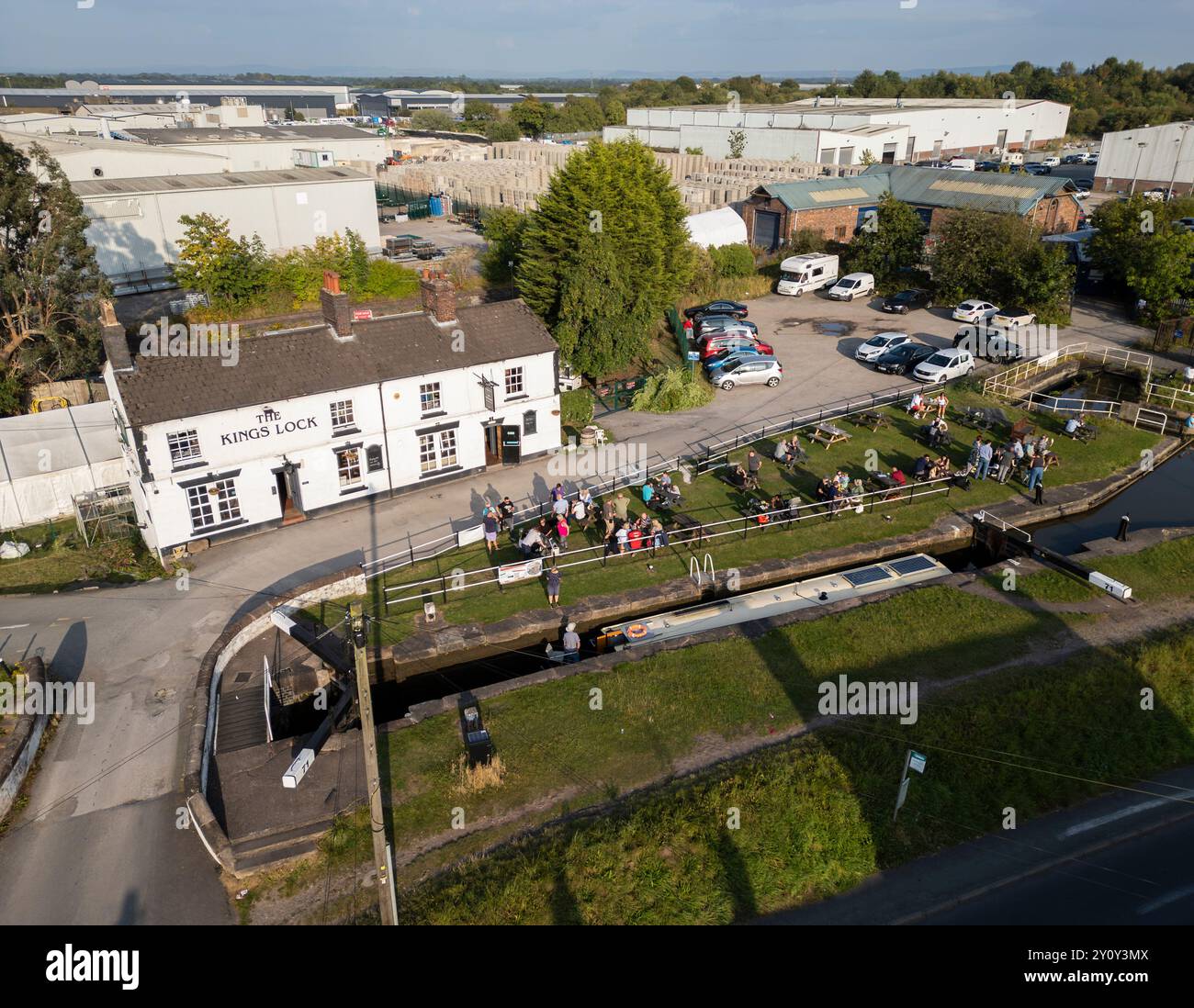 The King's Lock pub and chandlery on the Trent and Mersey canal at ...