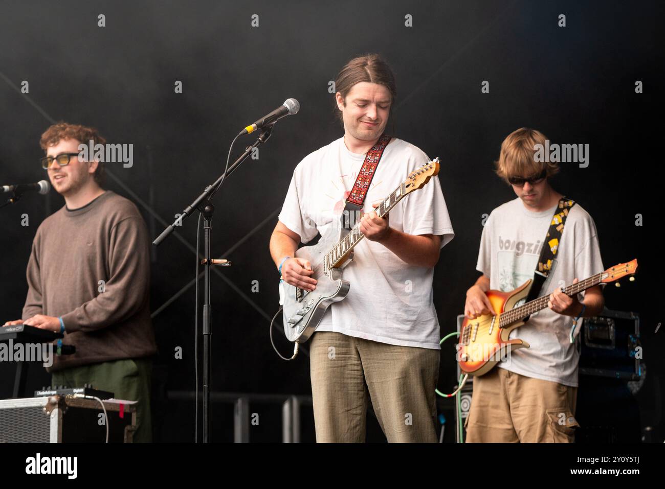 TAPIR!, CONCERT, 2024: Ike Gray from the band Tapir! play the Walled ...