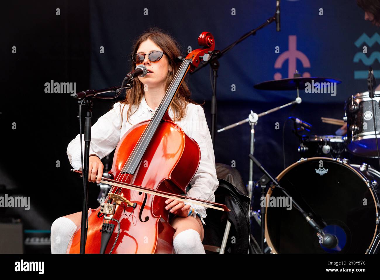 Nina winder lind hi-res stock photography and images - Alamy