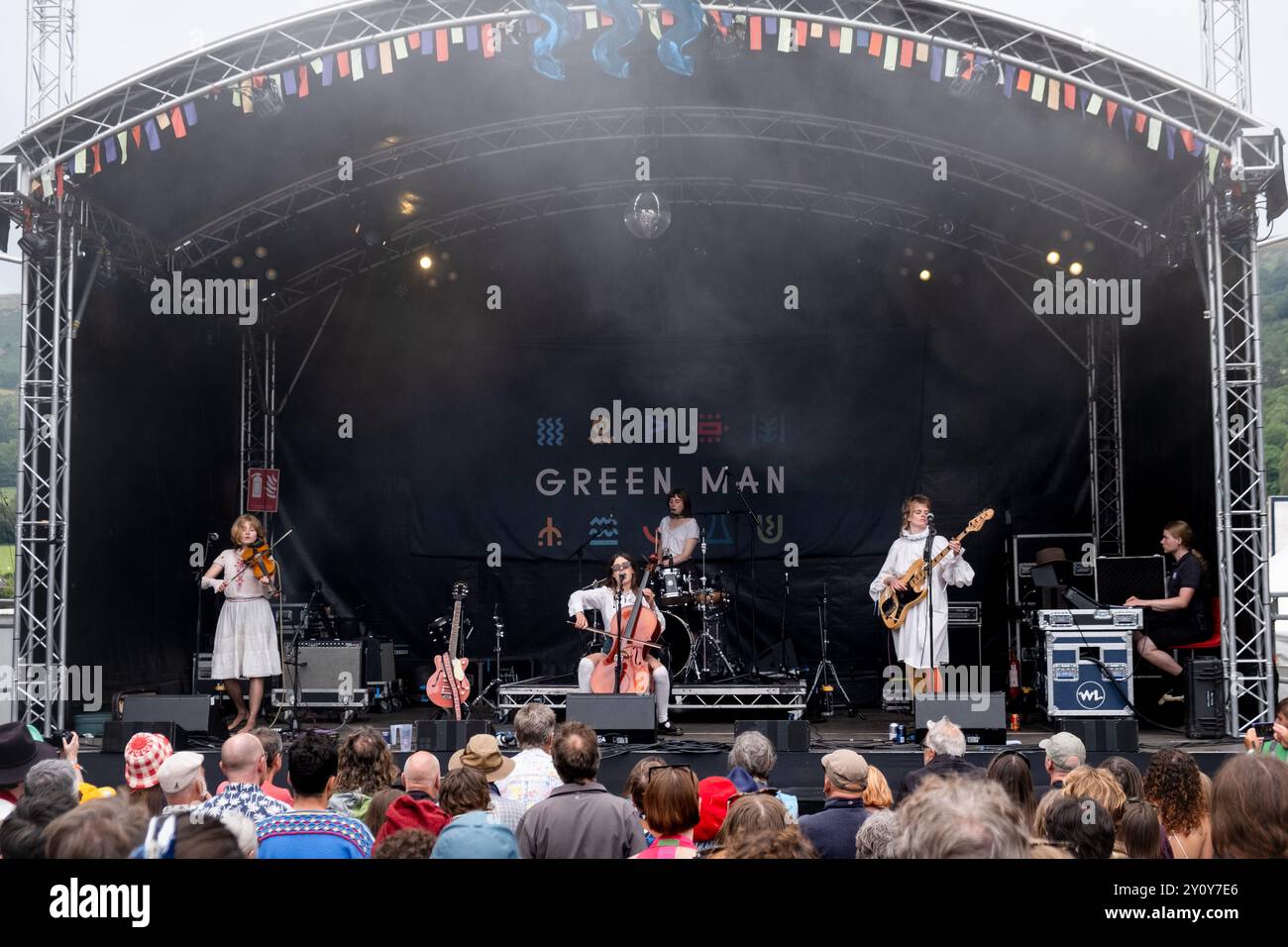 THE NEW EVES, CONCERT, 2024: The New Eves play the new bands Rising ...