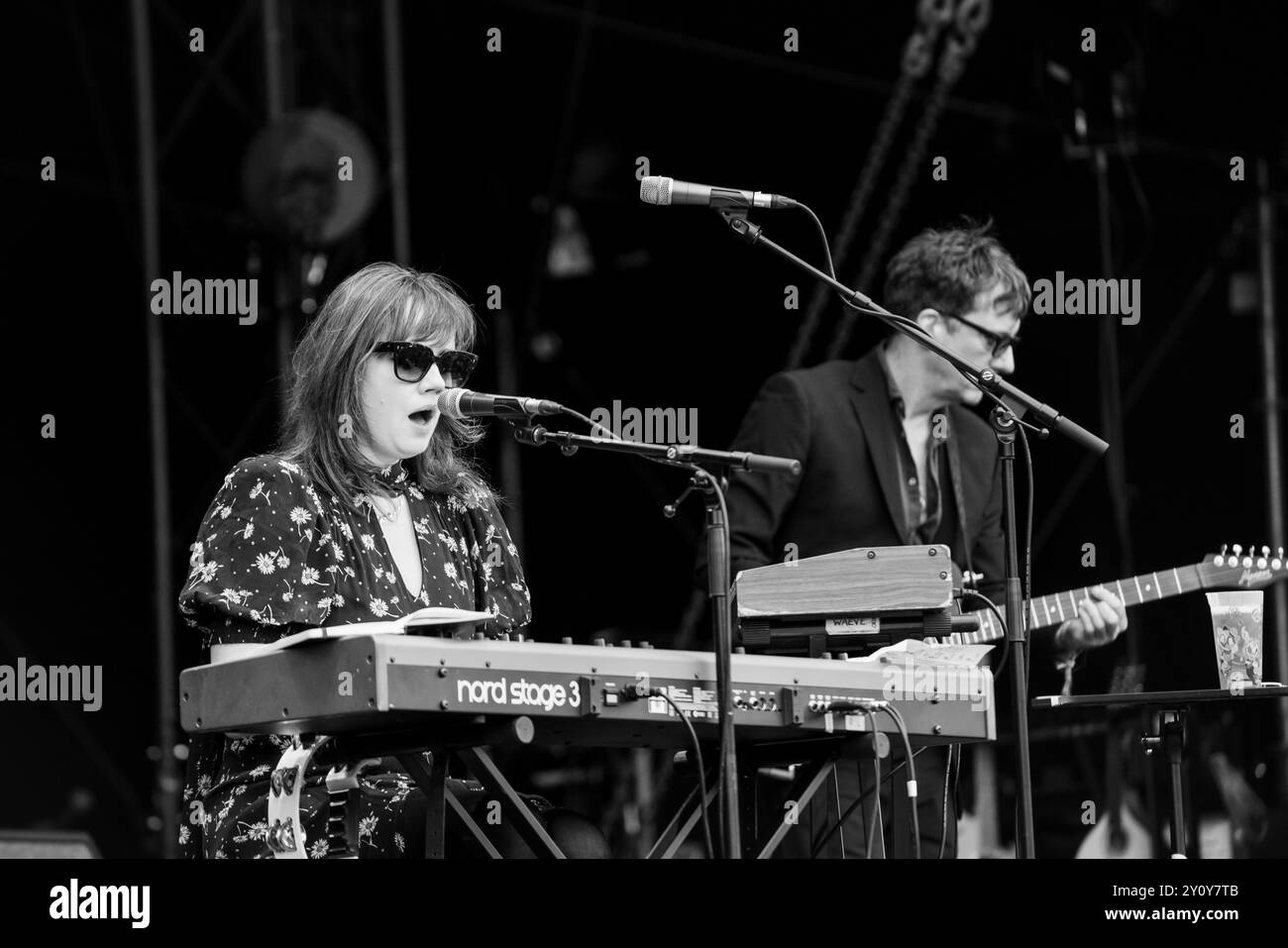 THE WAEVE, CONCERT, 2024: Rose Elinor Dougall and Graham Coxon of the ...