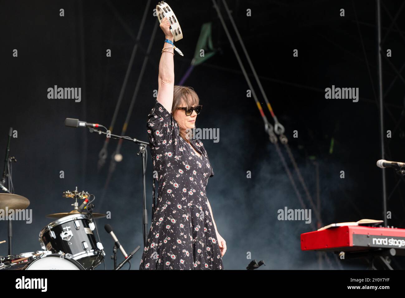 THE WAEVE, CONCERT, 2024: Rose Elinor Dougall of the band The Waeve ...