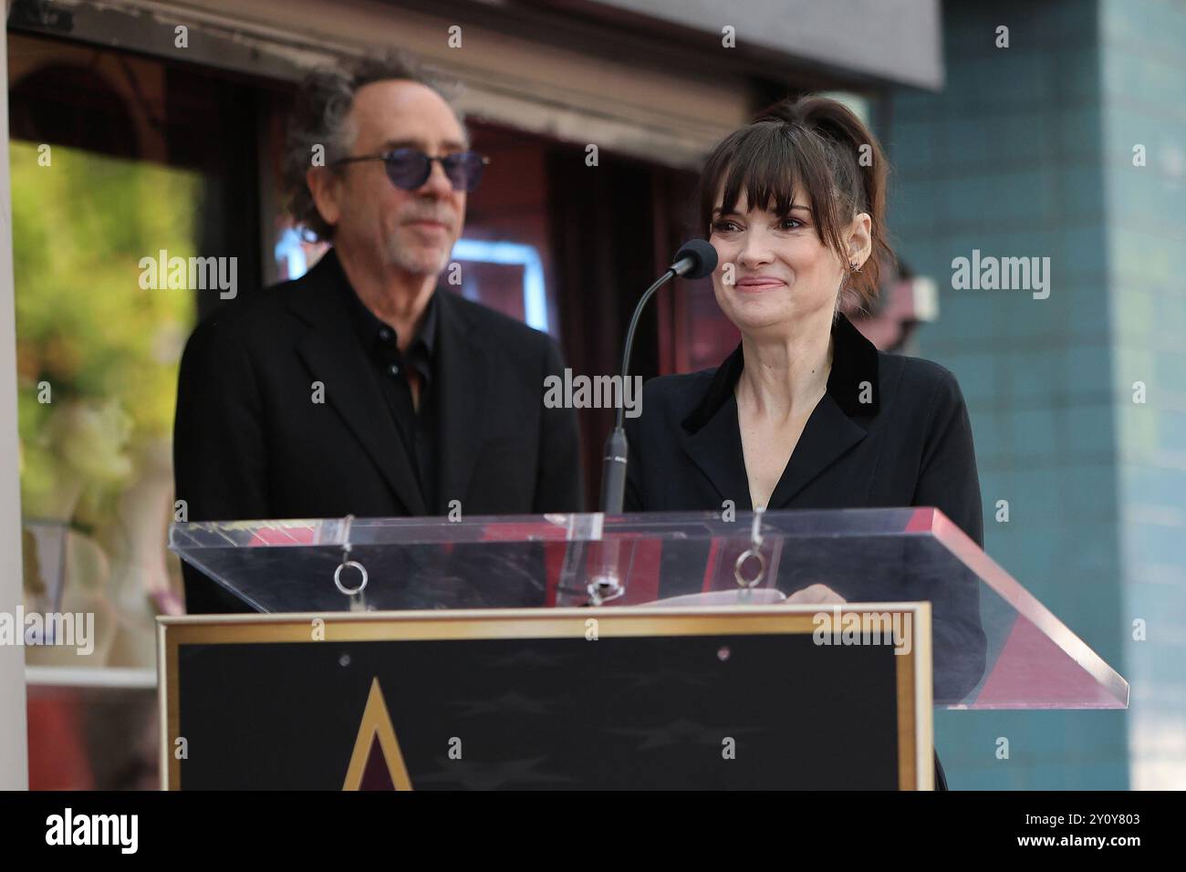 Tim Burton, Winona Ryder Photo Call for Star on the Hollywood Walk of ...