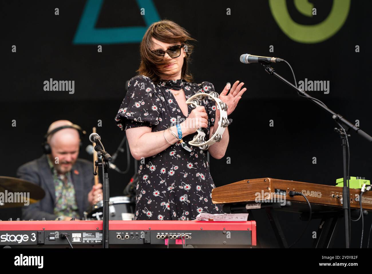 THE WAEVE, CONCERT, 2024: Rose Elinor Dougall of the band The Waeve ...