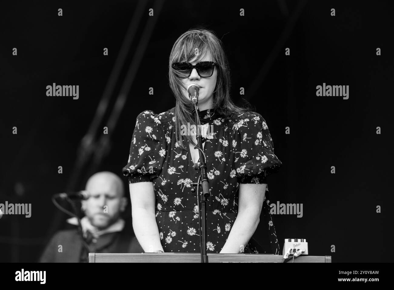 THE WAEVE, CONCERT, 2024: Rose Elinor Dougall of the band The Waeve ...