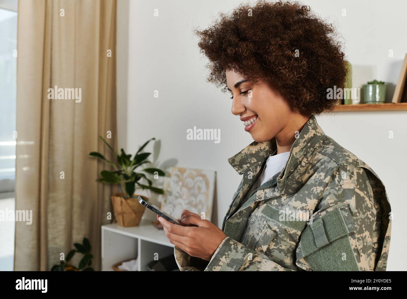 Military uniform engages hi-res stock photography and images - Alamy