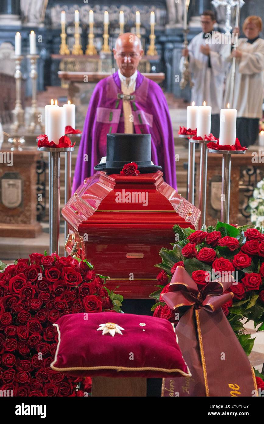 Richard Lugner funeral, farewell and memorial service, Holy Mass, St ...