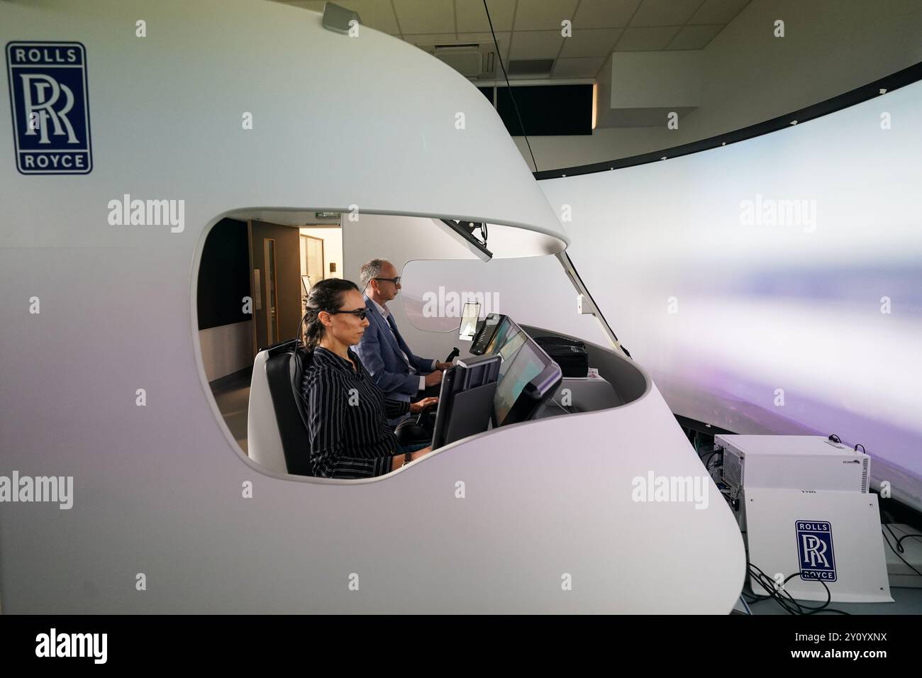 A hydrogen cockpit demonstration developed between easyJet and Rolls ...