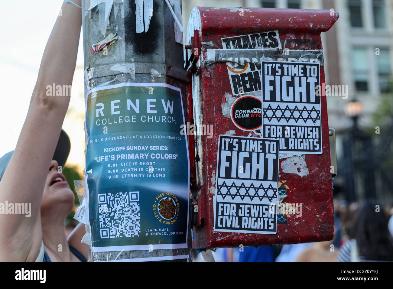 Hostage posters hi-res stock photography and images - Alamy