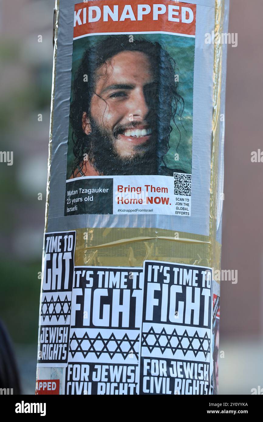 Hostage posters hi-res stock photography and images - Alamy
