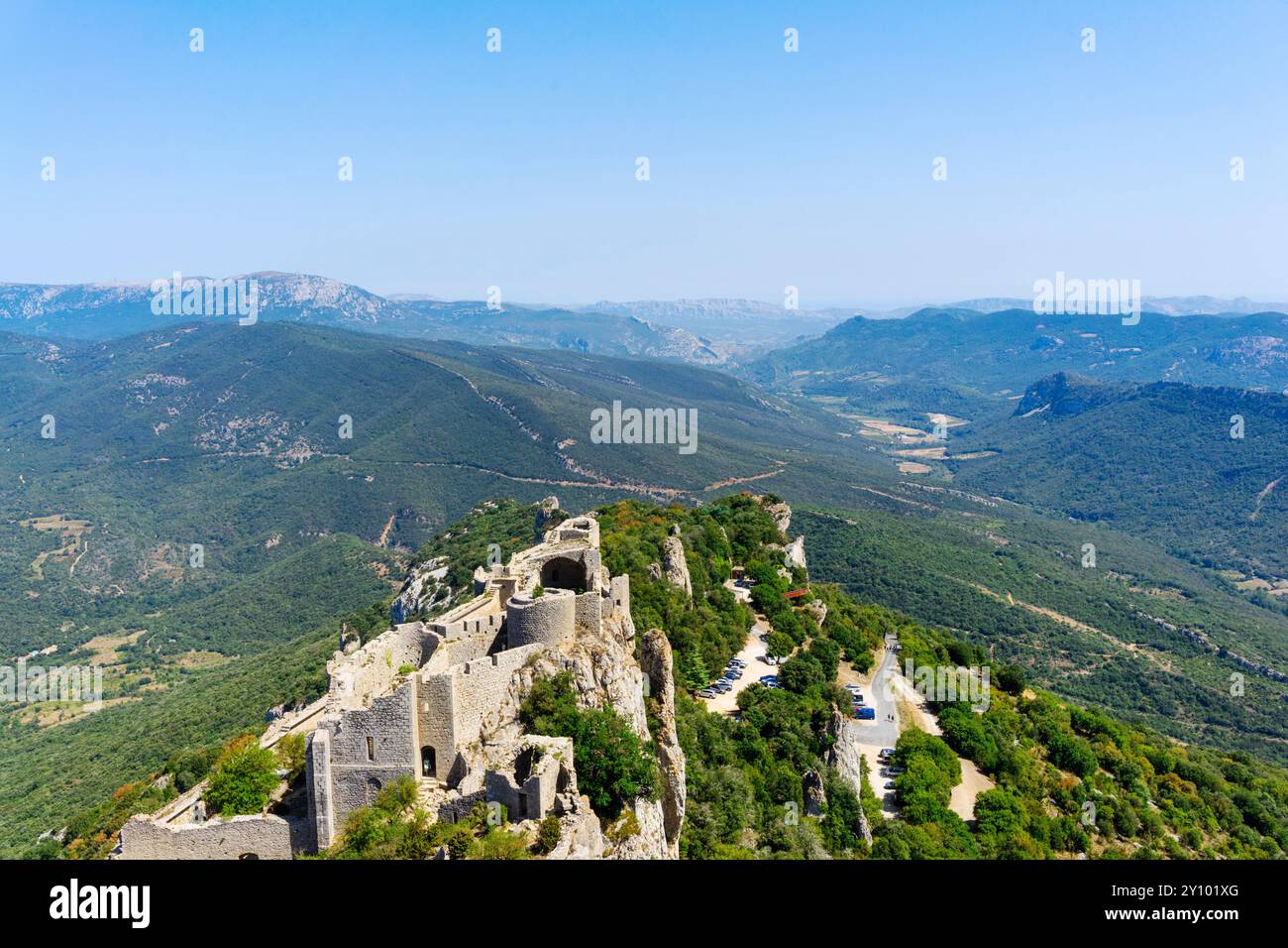 Peyrepertuse castle in Duilhac/Southern France Stock Photo - Alamy