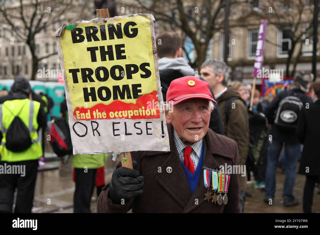 The controversial Right-wing group the English Defence League (EDL ...