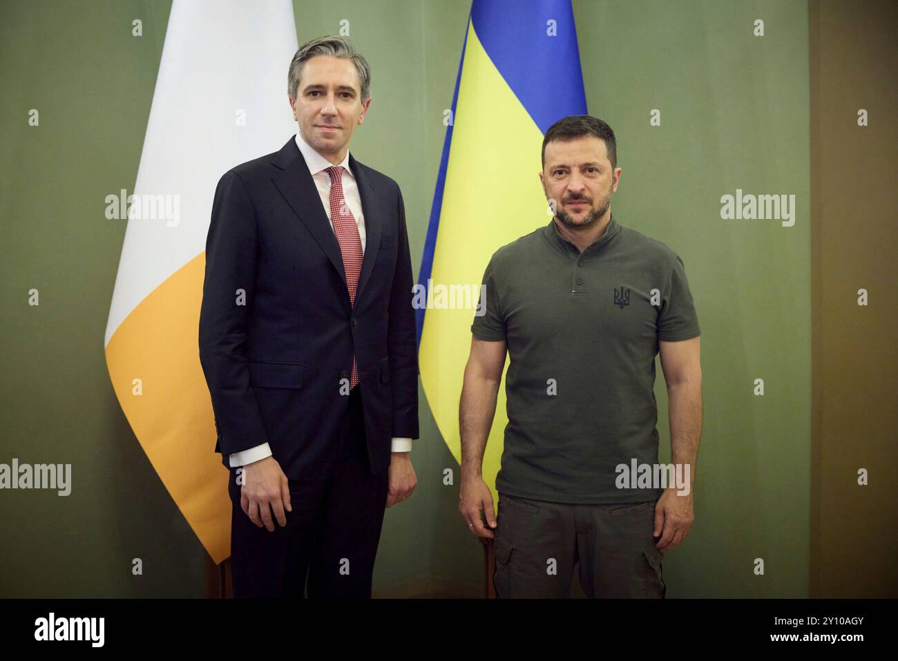 Taoiseach simon harris left hi-res stock photography and images - Alamy