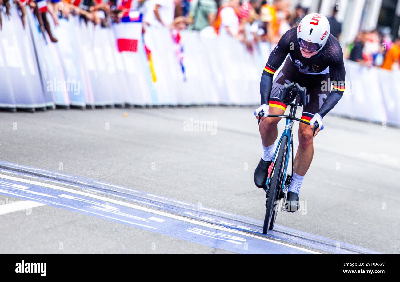 Paris, France. 04th Sep, 2024. Paralympics, Paris 2024, road cycling ...