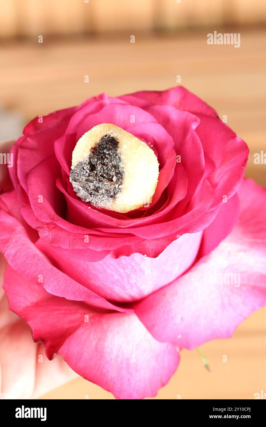 Sweets decorated with rose hi-res stock photography and images - Alamy