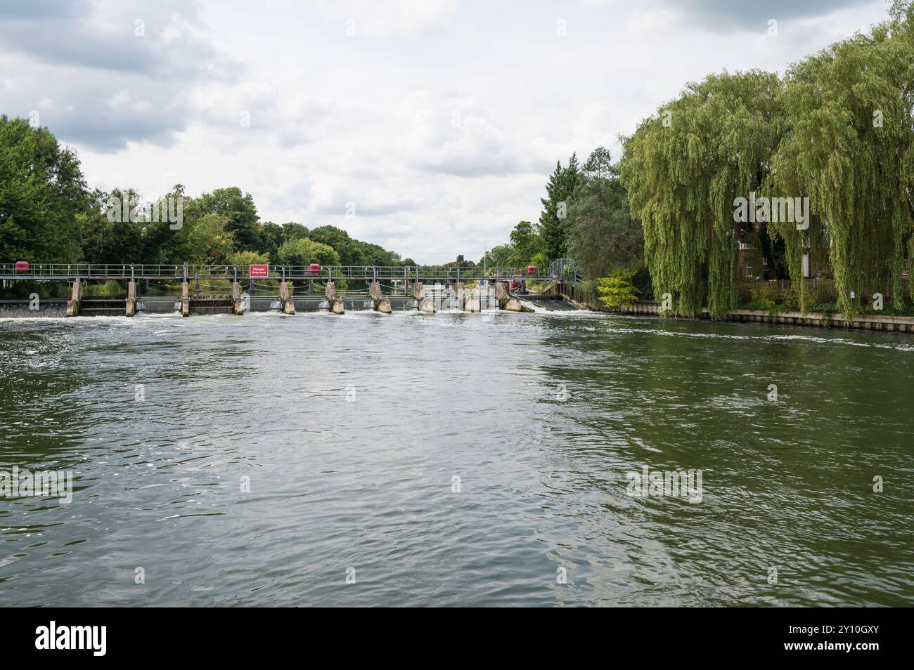 Boveney Weir on the River Thames Windsor Berkshire England UK Stock ...