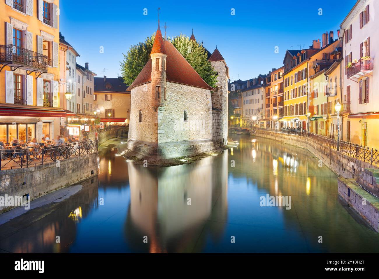 View castle annecy france hi-res stock photography and images - Alamy