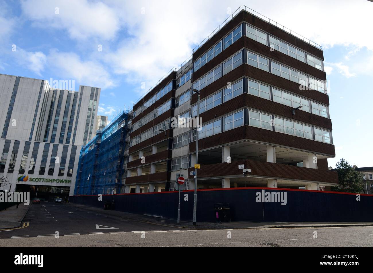 Former student house hi-res stock photography and images - Alamy