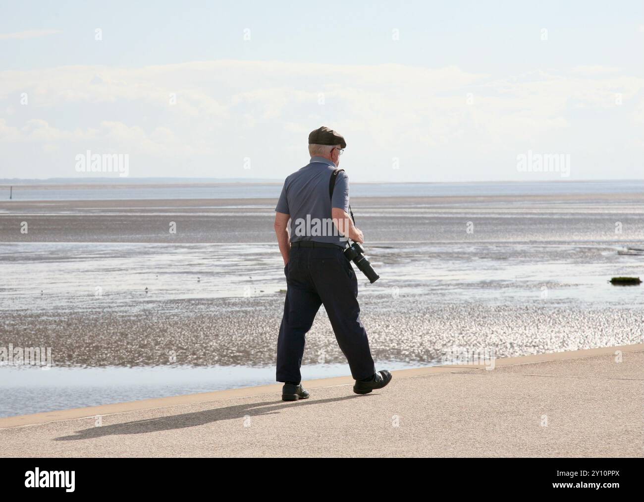The photographer at the seaside Stock Photo - Alamy