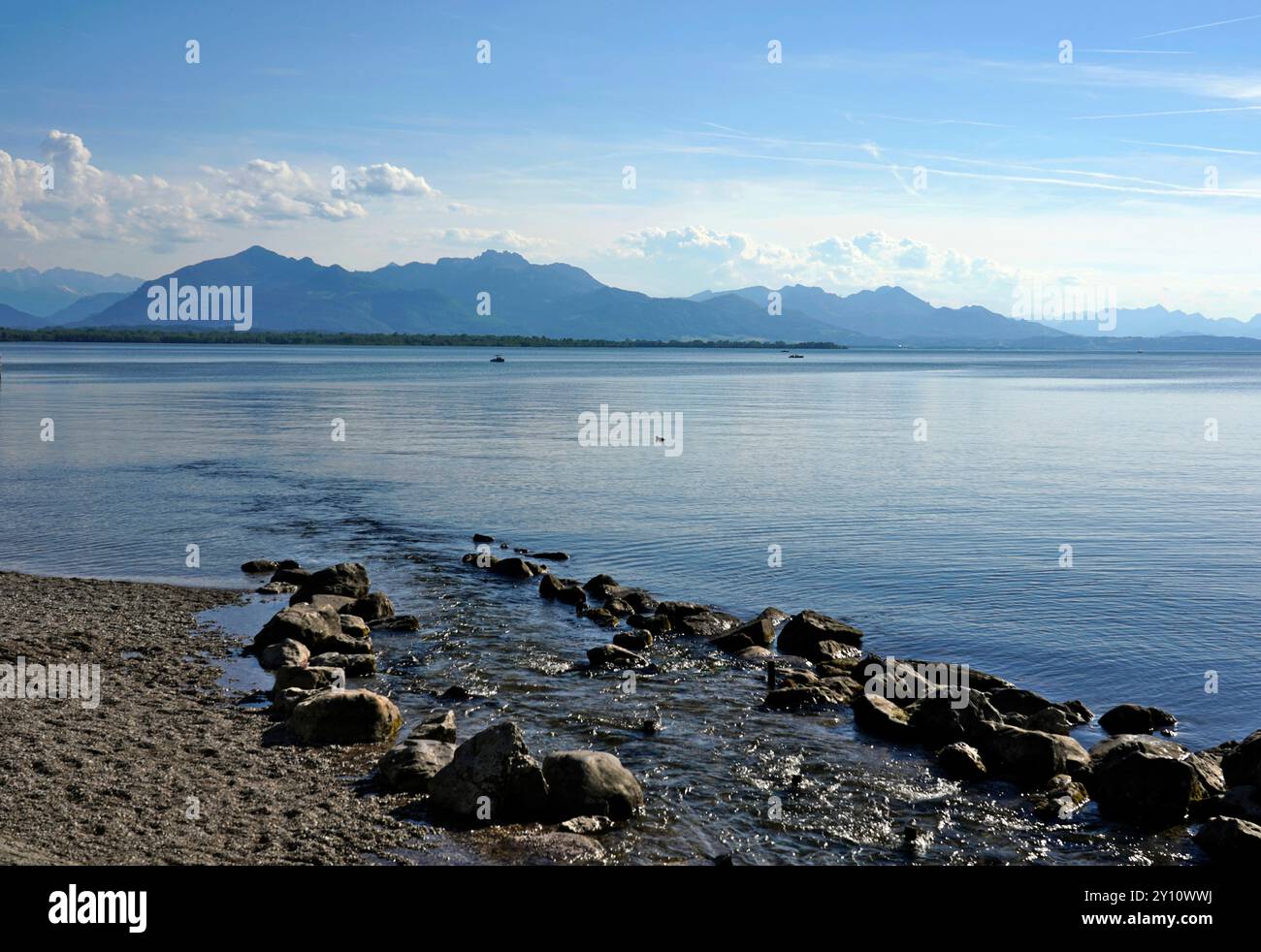 Germany, Bavaria, Upper Bavaria, Chiemgau, Chieming, Chiemsee, shore ...
