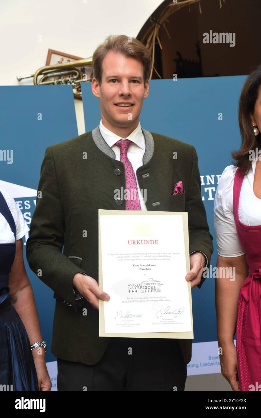 Mathias Reinbold Wirt -Zum Franziskaner Urkunde Ausgezeichnung Fuer Bayerische Kueche Muenchen ...