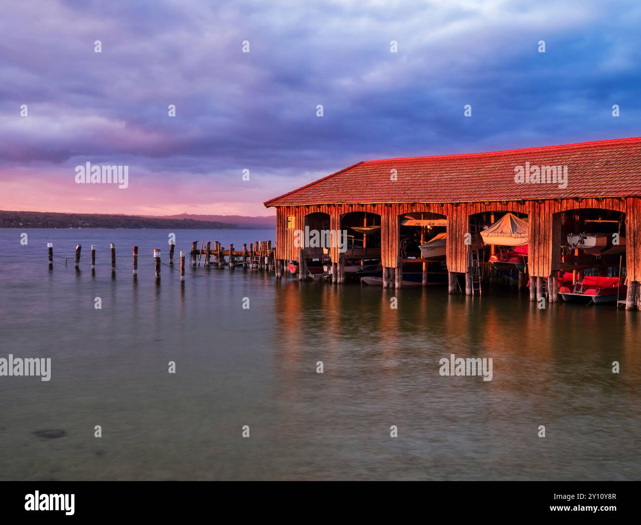 West bank dock hi-res stock photography and images - Alamy