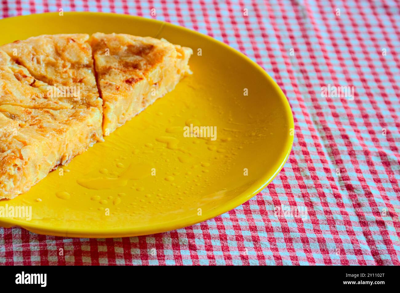 Spanish potato omelette hi-res stock photography and images - Alamy