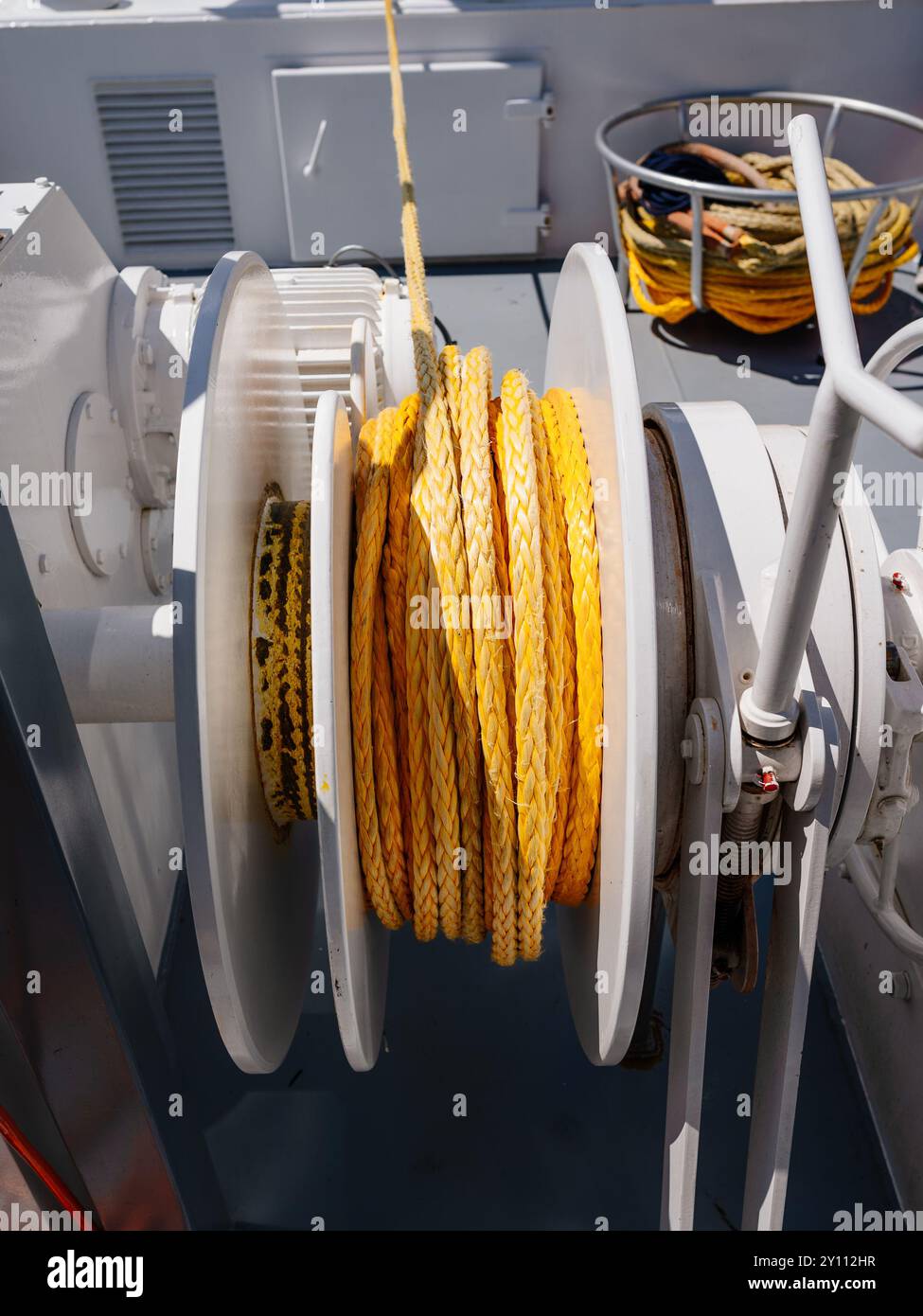 Fastening, securing on a reel, ship's equipment, rigging lashing ...