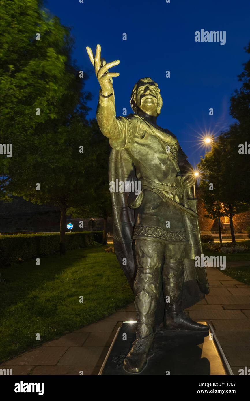 England, Kent, Canterbury, Statue of King Ethelbert by Stephen Melton ...
