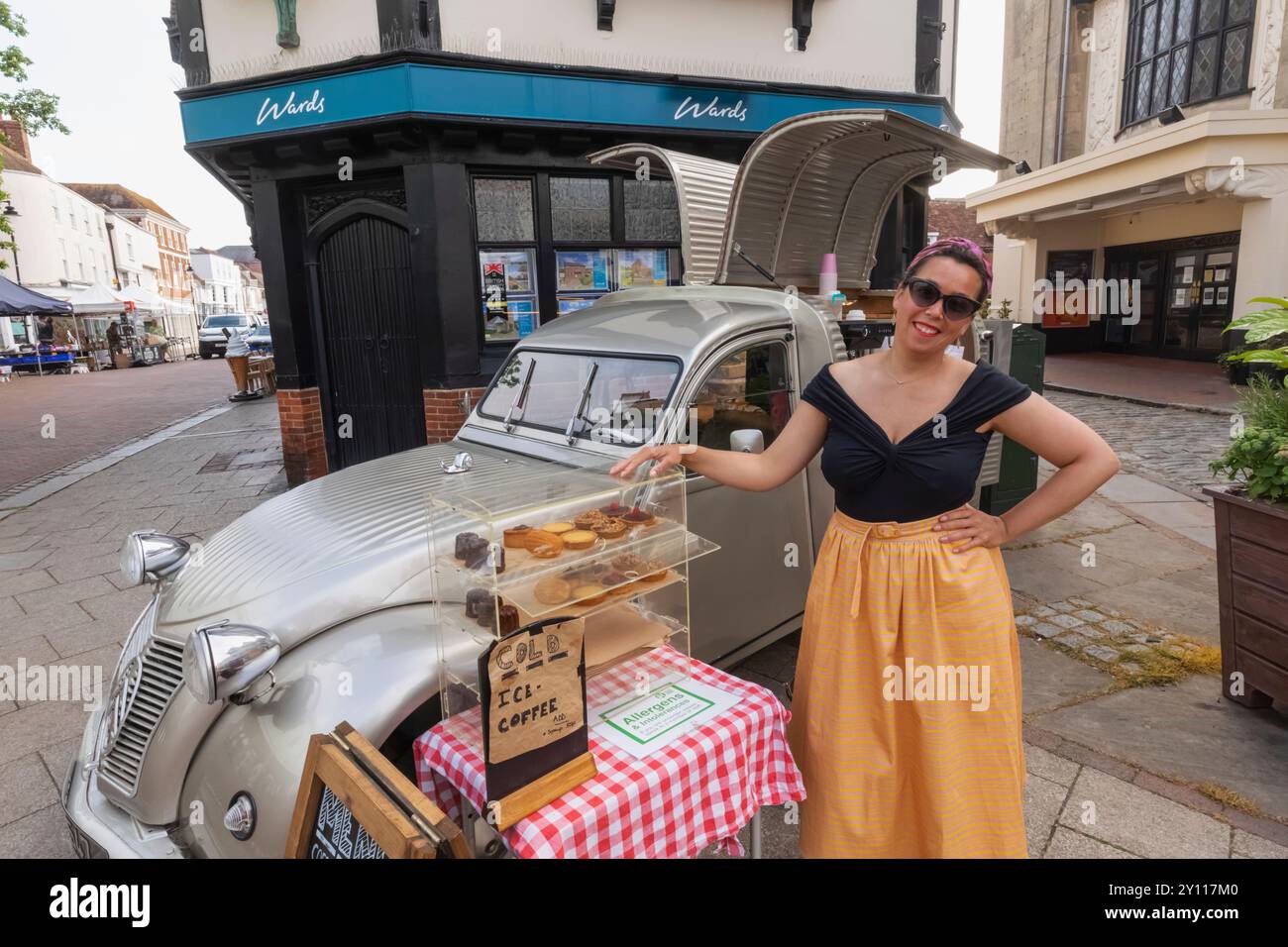 Citreon van food hi-res stock photography and images - Alamy